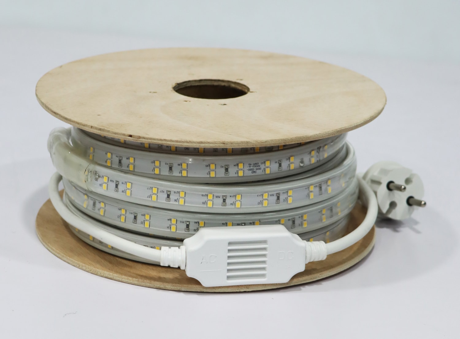 Bandit LED strip, 670 lumen/m, 4200K, 10 meter rulle, 3032K ‒ WATTOO.DK